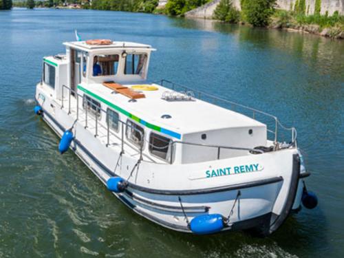 Mediterranean Sea Houseboat Rentals - Houseboat Holiday
